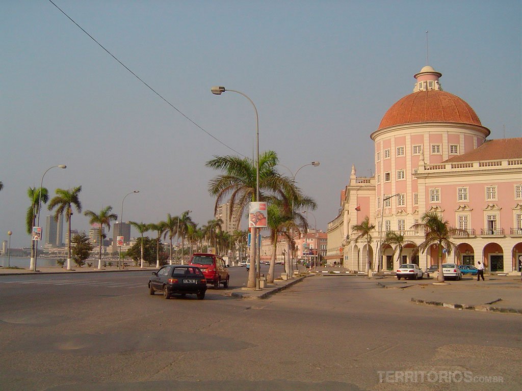 Aventuras na Luanda Pós Guerra » Territórios | Por Viajantes